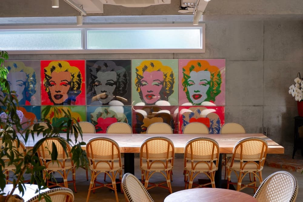 【熱海・Piesta】時間を味わうレストラン——足湯とアートが迎える「Piesta」でのひとときを - COLUMN｜Izu Letters